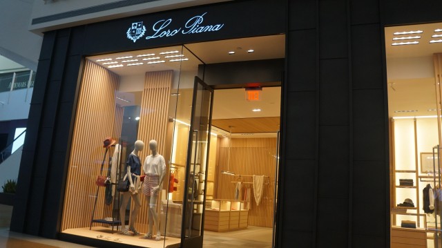The Shops at Crystals | Loro Diana